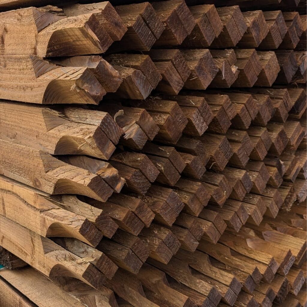 Brown Arris Rail (Shaped End) 3M - Timberstore